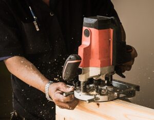 What is a Plunge Router? A Beginner’s Guide